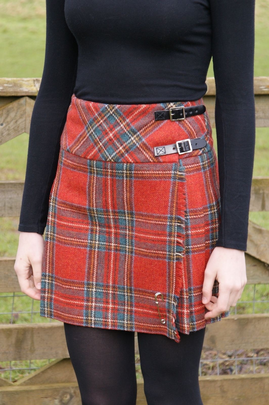 Ladies Authentic Shetland Wool Mini Kilt Royal Stewart Antique Tartan TB0801 | eBay