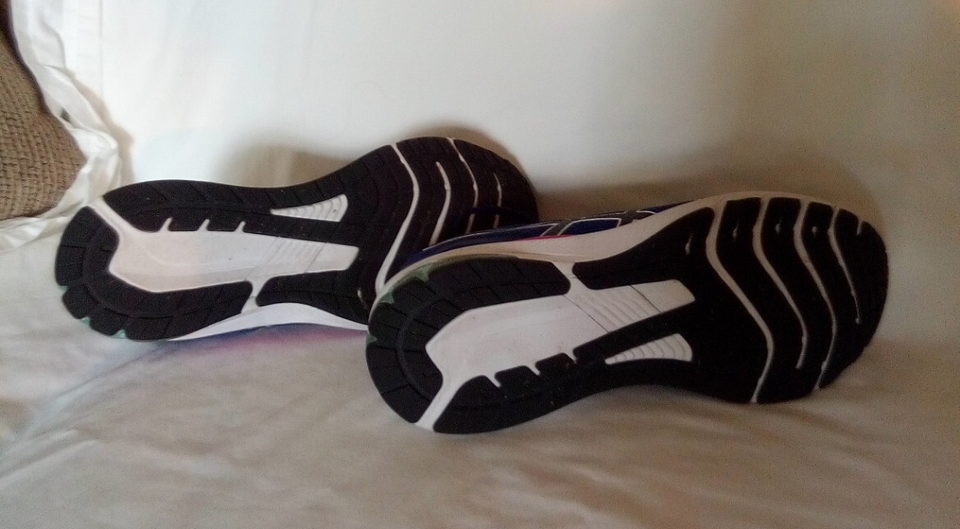 ASICS Shoe Size 9 GT-1000 Lite Truss - barely warn - see pics $50 or ...