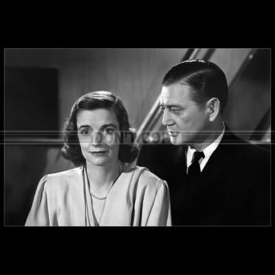 Photo F.024011 EDITH BARRETT & RICHARD DIX (THE GHOST SHIP) 1943 | eBay