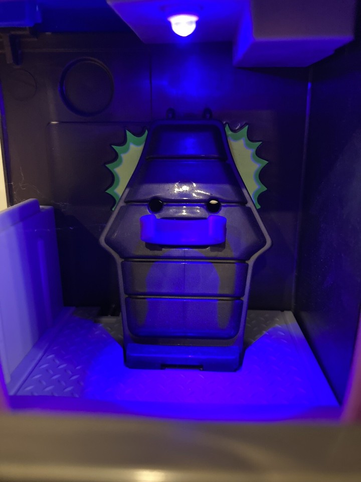 2012 Batman Gotham Jail | eBay