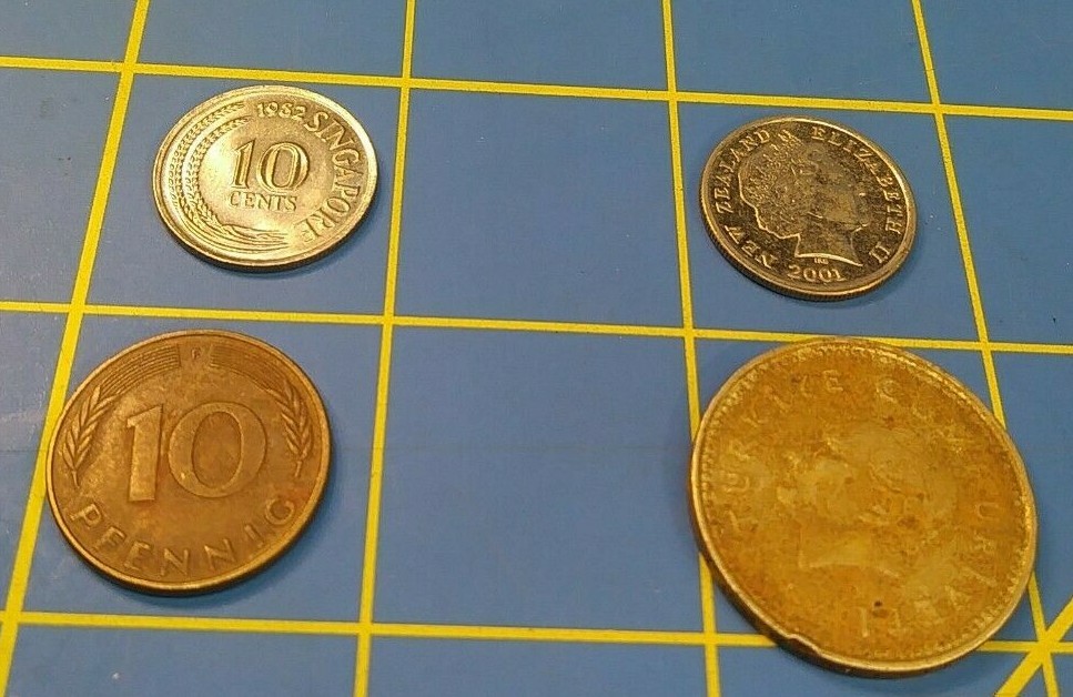 Lot of 10 Assorted World Foreign Coins. | eBay