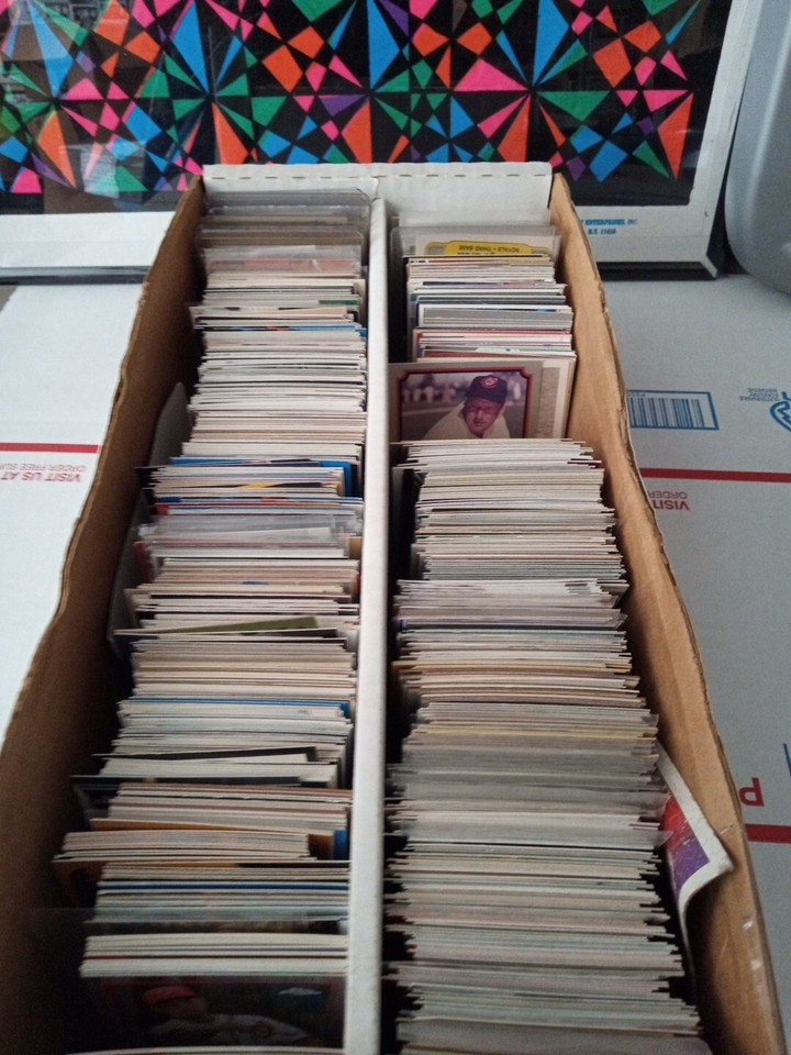 Huge Collection Of 600 Vtg Football,Basketball, Baseball Estate Sale ...