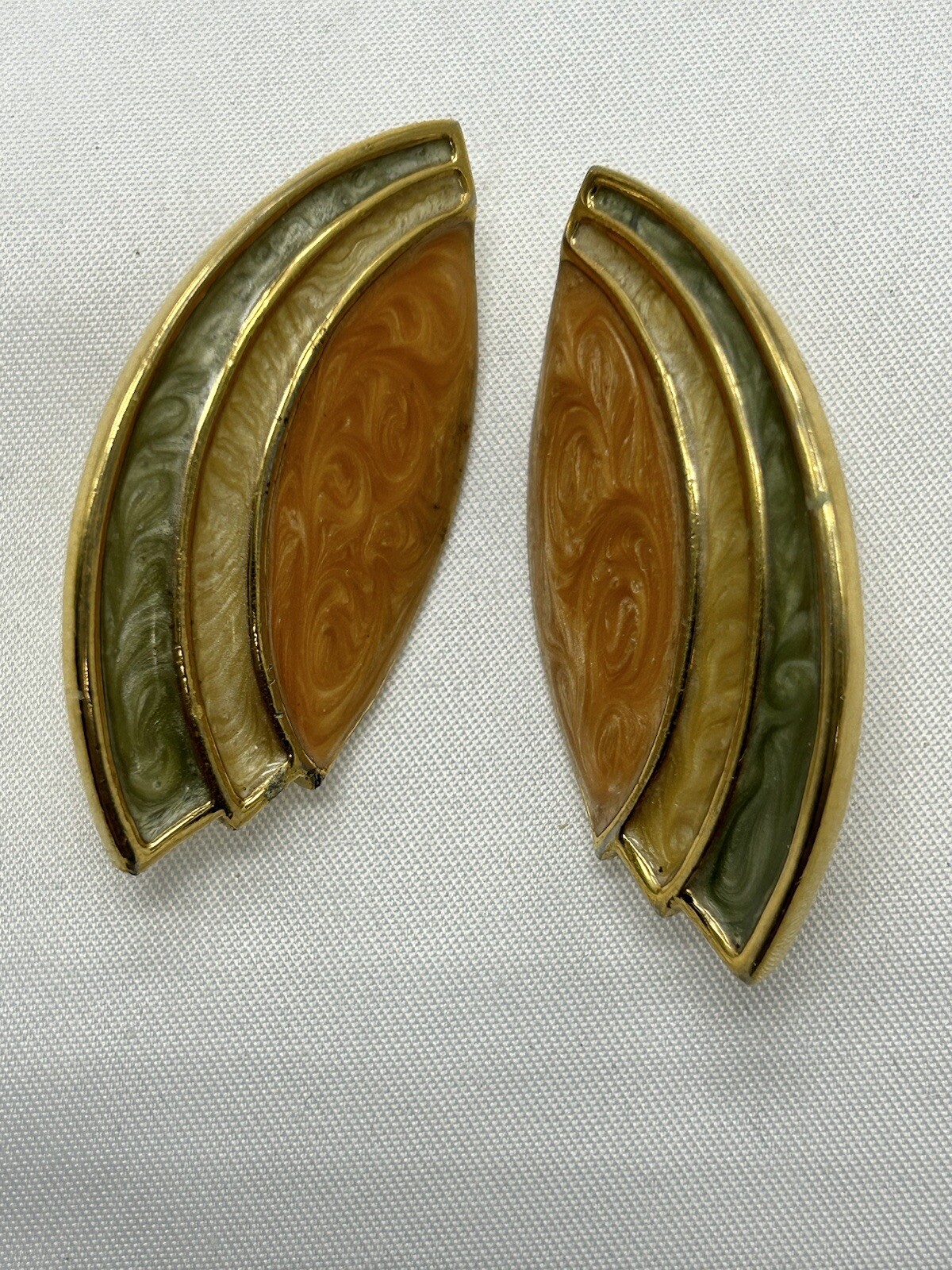 Vintage Signed MONET Peach Blue Cream Enamel Goldtone… - Gem