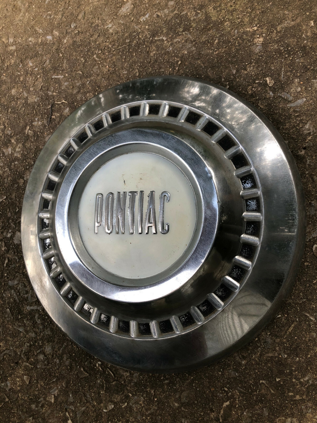 vintage Pontiac 10" hubcap w/ white center #1 Nice! | eBay
