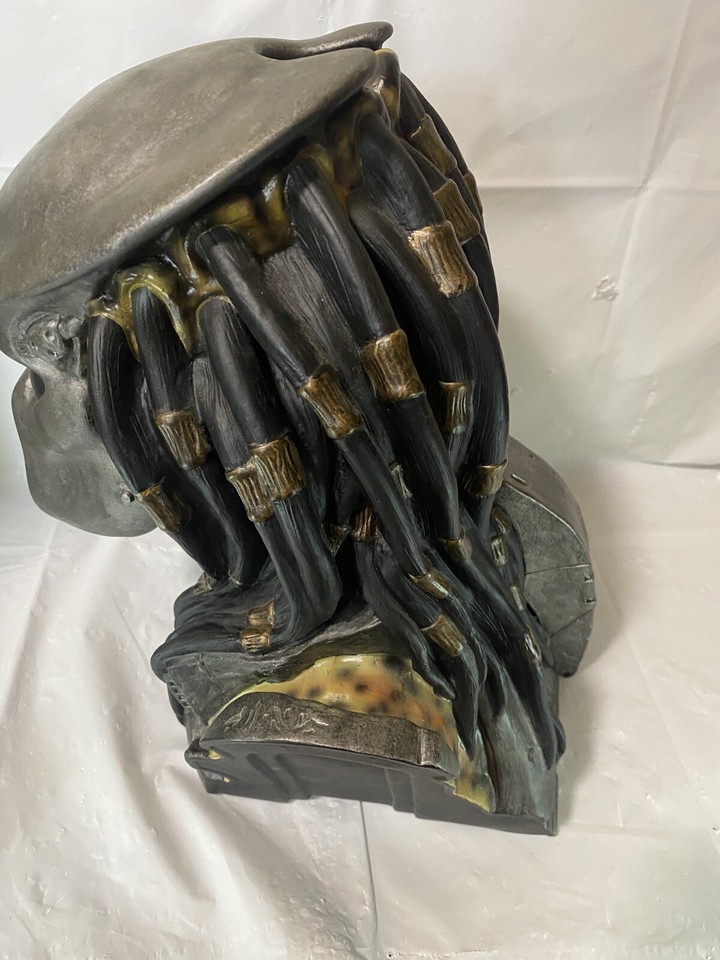 Predator Limited Predator Head Figure & Case Japan | eBay