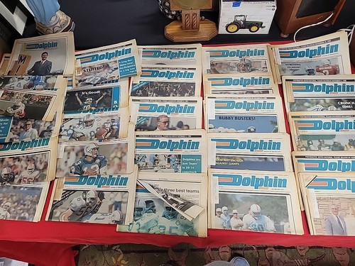 DOLPHIN DIGEST LOT OF 26 ISSUES 1990, 1991, 1992 FAN CLUB NEWS ISSUES ...