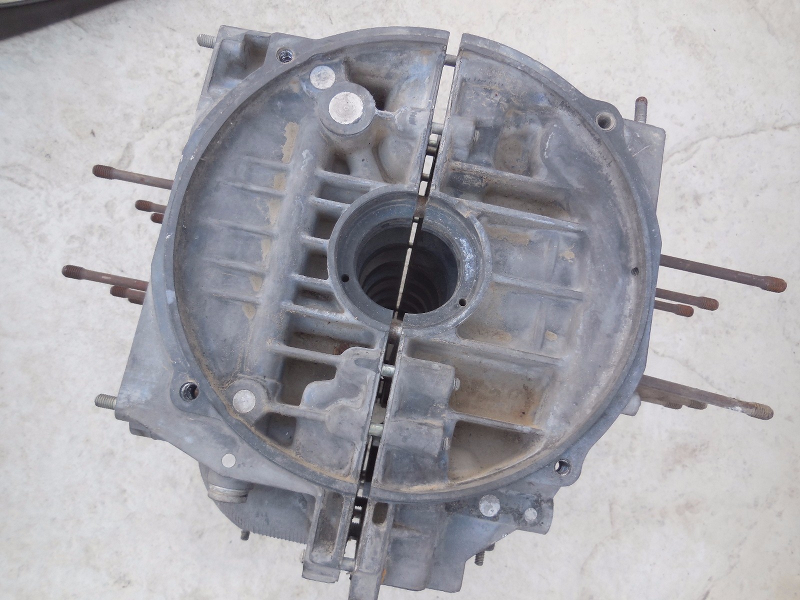 Porsche 911 T / E 2.4L MFI Engine Case ('72-'73),# 6120919 , 911/51 | eBay