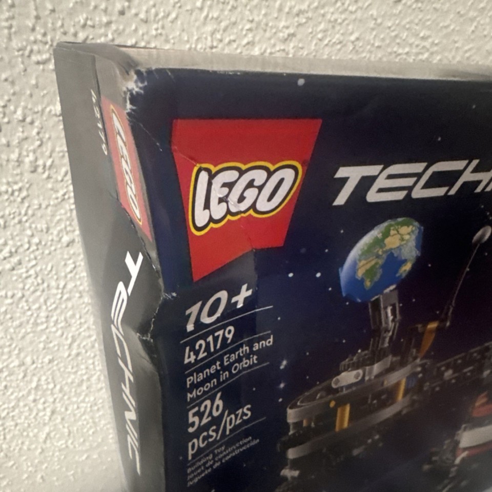 LEGO Technic Planet Earth and Moon in Orbit 42179 526 Pieces Complete ...