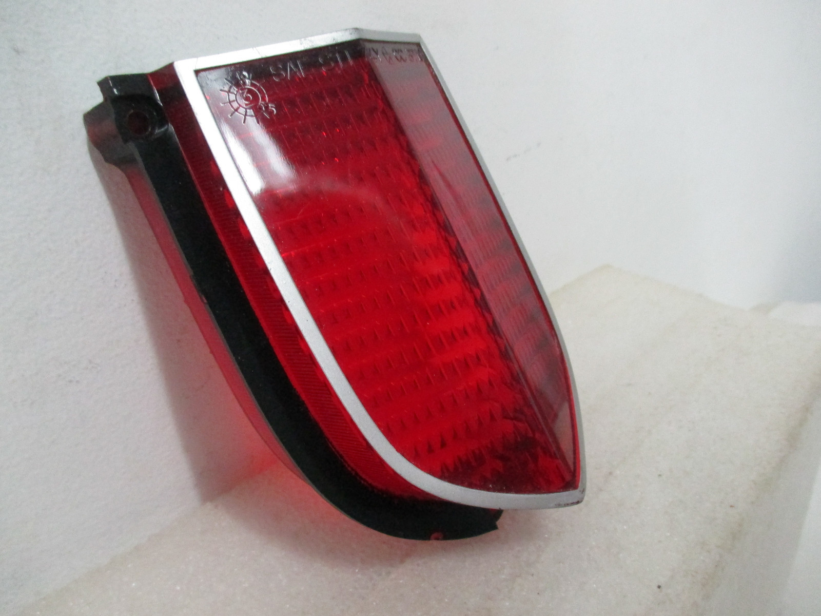 Mopar NOS 1974-75 Imperial 76-77 New Yorker LH orRH Lower Tail Lamp ...