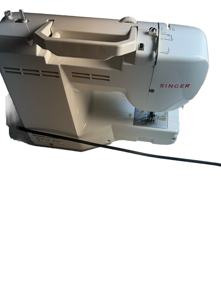 SINGER STYLIST 7258 Computerized Sewing Machine w/ Power Cord Tested ...