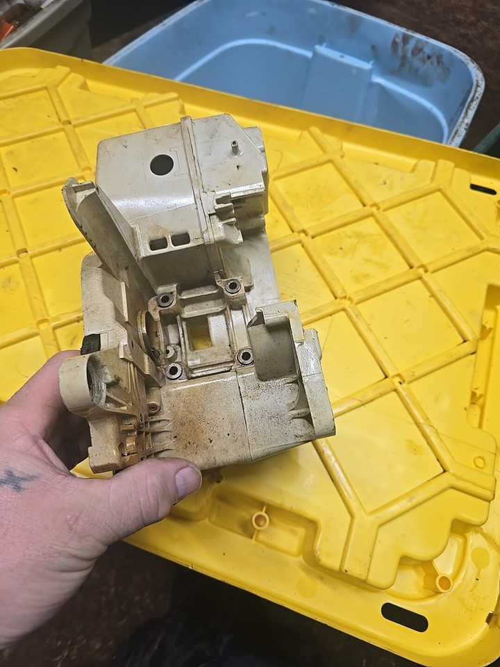 Oem Stihl Chainsaw 021 023 025 Crankcase Fuel Oil Tank Engine Housing ...