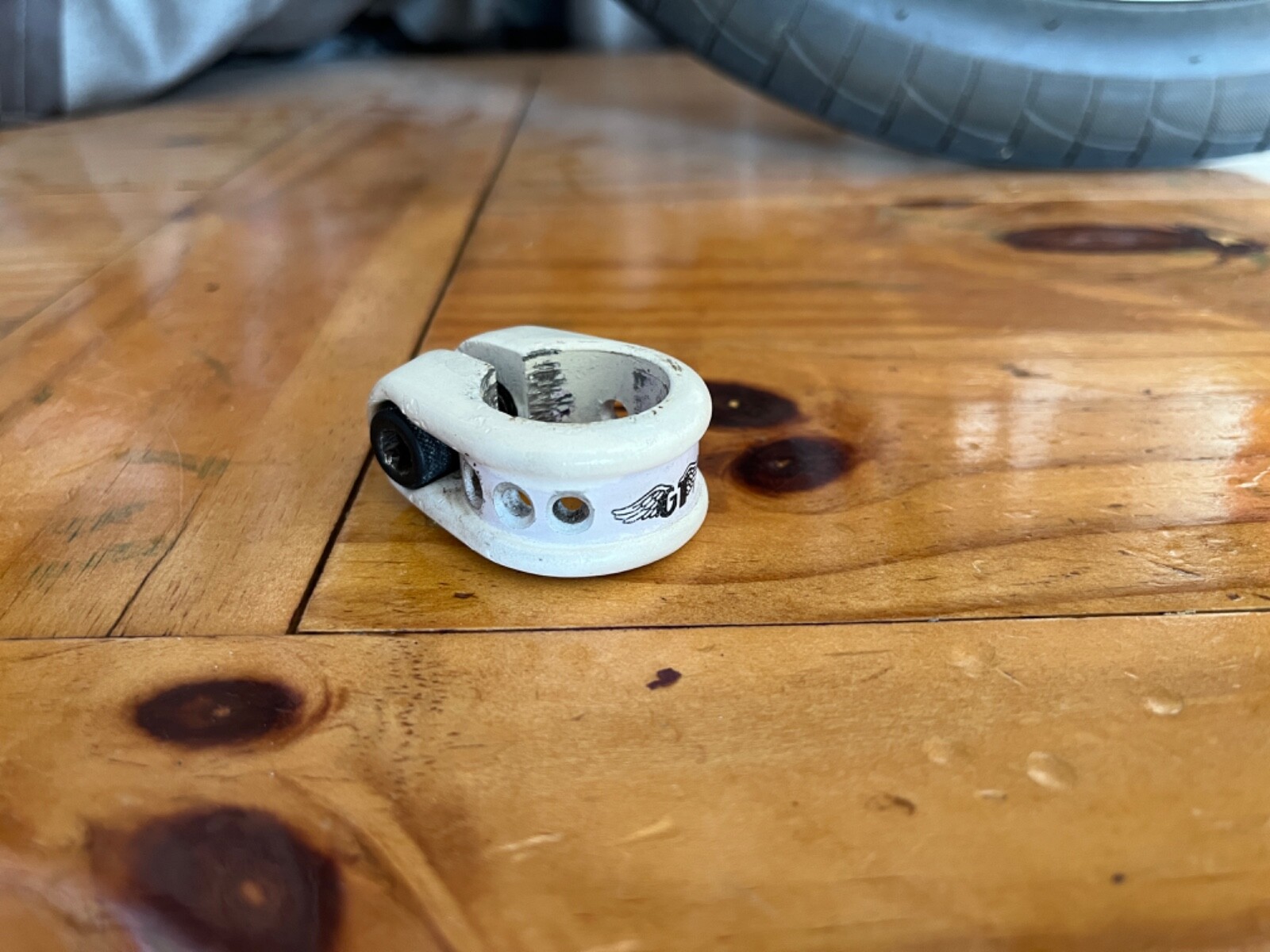 Vintage Old School BMX GT White Seatpost Clamp Wing Logo Performer Dyno ...