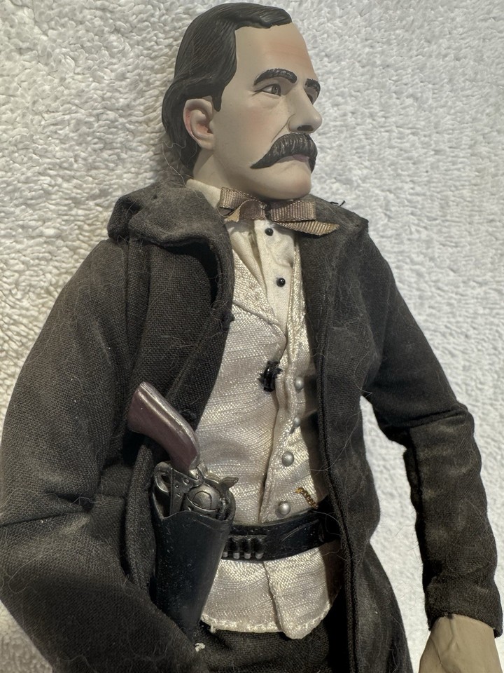 Sideshow Collectibles Six Gun Legends Wyatt Earp 12”Collectible Figure ...
