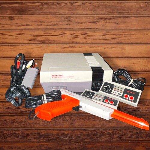 Vintage 1985 Nintendo NES-001 Console + 2 Controllers & Zapper Gun | eBay