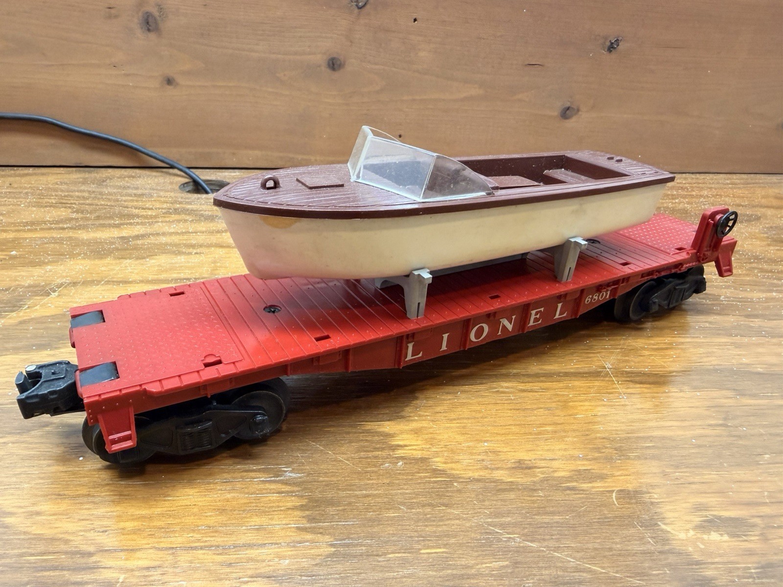 Lionel 6801 Flat Car O Gauge Red Model Railroad with Boat Load Plastic ...