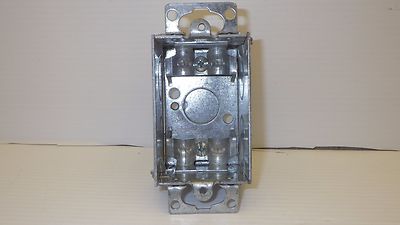 THOMAS & BETTS LXMWOW-25 GANGABLE OUTLET SWITCH BOX W/ CLAMP 3X2X2 NNB ...