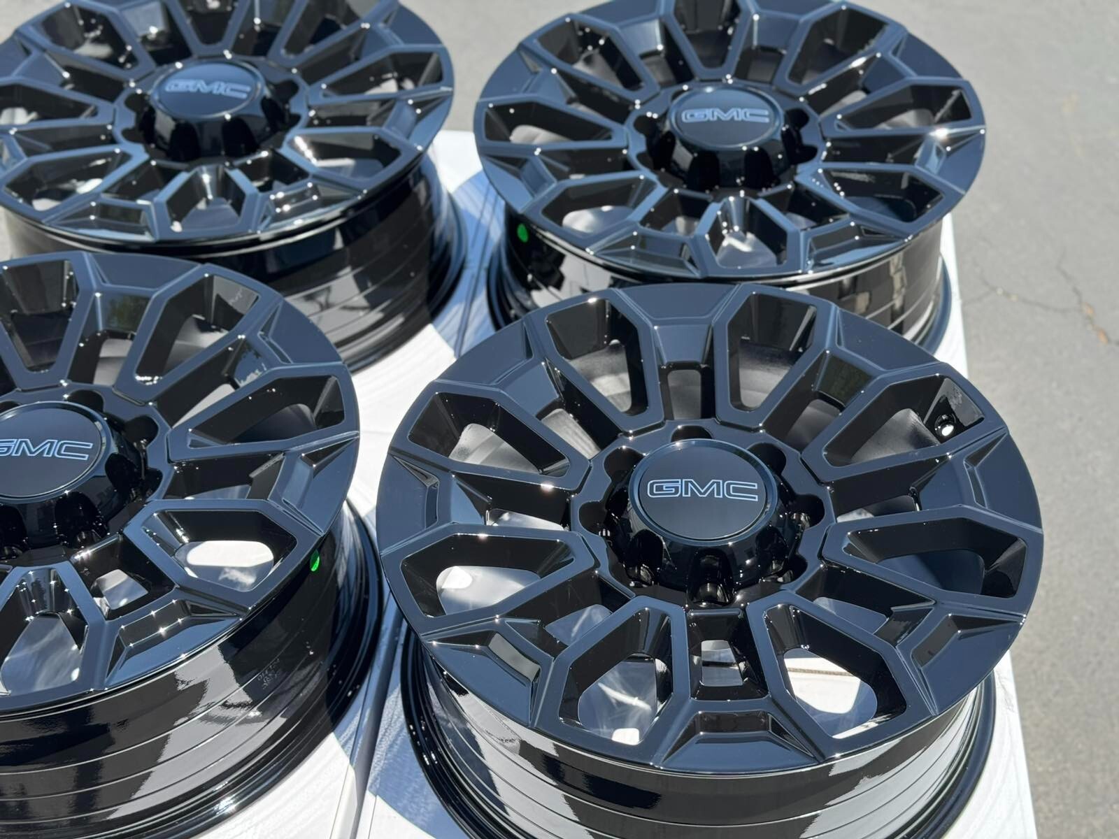 22" Wheels 22x9 8x180 Rims 2500 3500 GMC Sierra HD Set of 4 Gloss Black ...