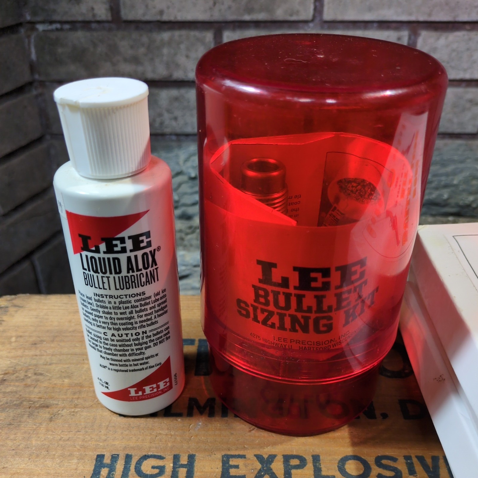 Lee Precision .454 Bullet Sizing Die Kit With Liquid Alox and .452 Lube ...
