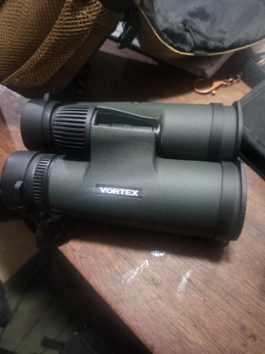 Vortex Diamondback HD 10x42 Binoculars with GlassPak Harness Case ...
