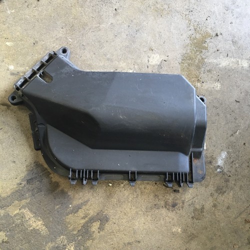 AUDI A4 B8 ENGINE BAY ECU CHAMBER COMPARTMENT LID 2008 2012 audi-a4-b8-engine-bay-ecu-chamber-compartment-lid-2008-2012