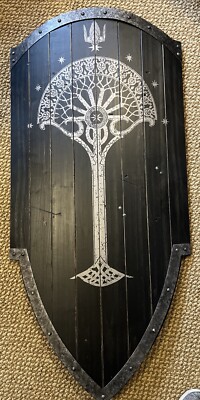 United Cutlery Lord of the Rings Second Age Gondorian War Shield + flag ...