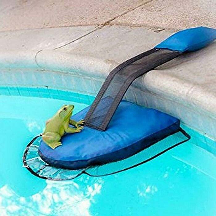 Swimming Pool Critter Saving Escape Ramp Frog Log Animal Saver Blue ...