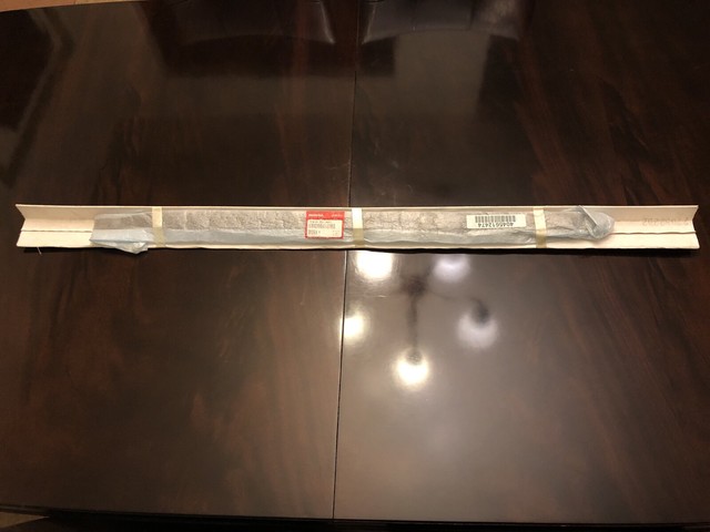 Genuine Honda Molding Assembly R Front Door 72410-tg7-a03 for sale ...