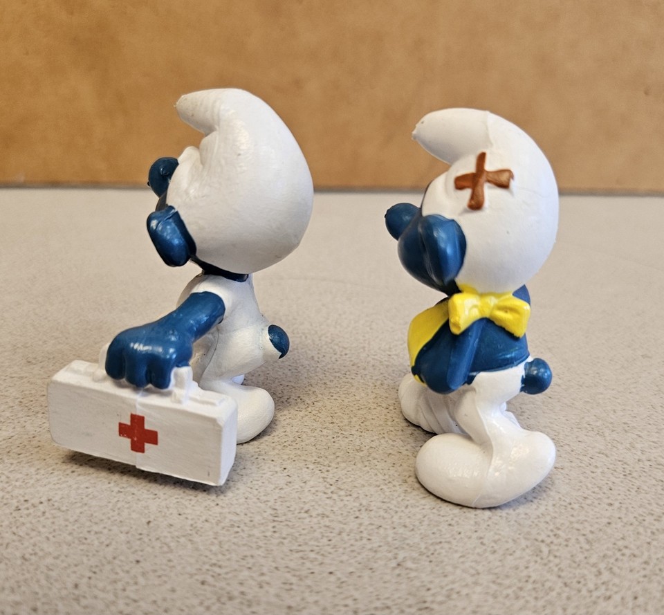 Vintage Lot of 2 Schleich Peyo SMURFS Medic DOCTOR Injured Patient ...
