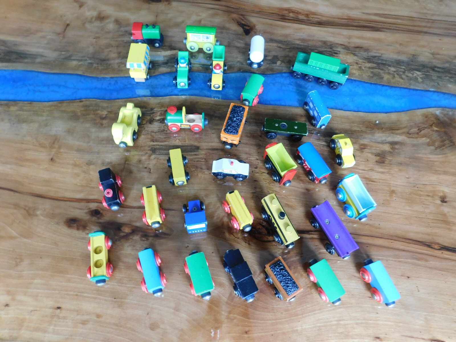 Wooden Magnetic Train & Car Set 35 Pieces Various Sizes | eBay