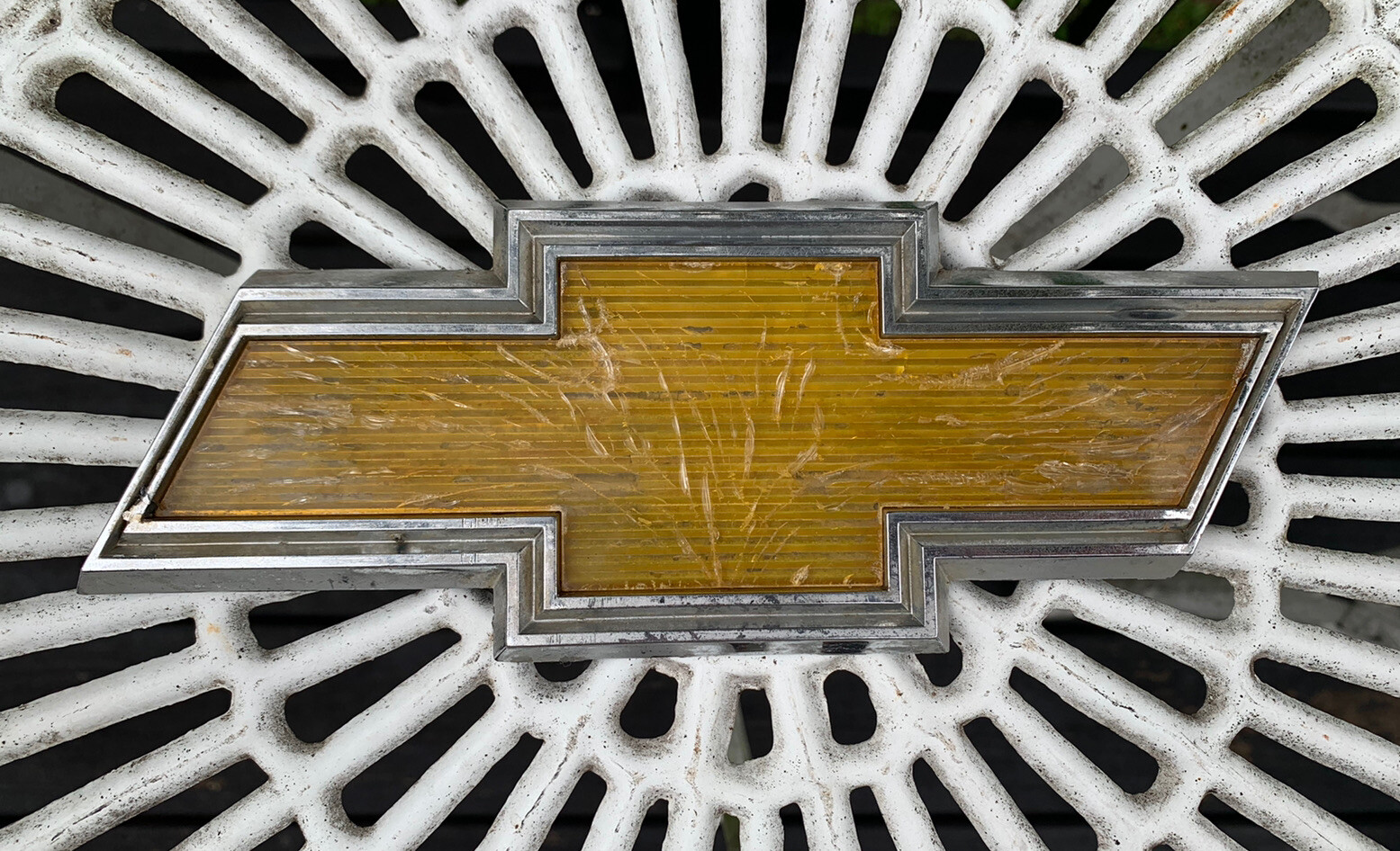 73-79+Chevy+Gold+Bowtie+Grille+Emblem+52571-2+347648+C+%26+K+Truck+%26 ...