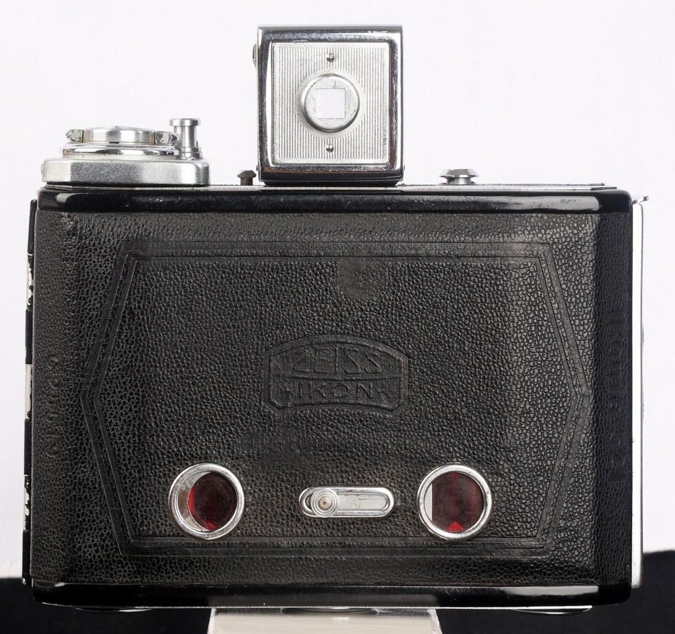 Zeiss Ikon Ikonta 521 Folding 6x4.5 Camera c/w Novar-Anastigmat 7.5cm f ...