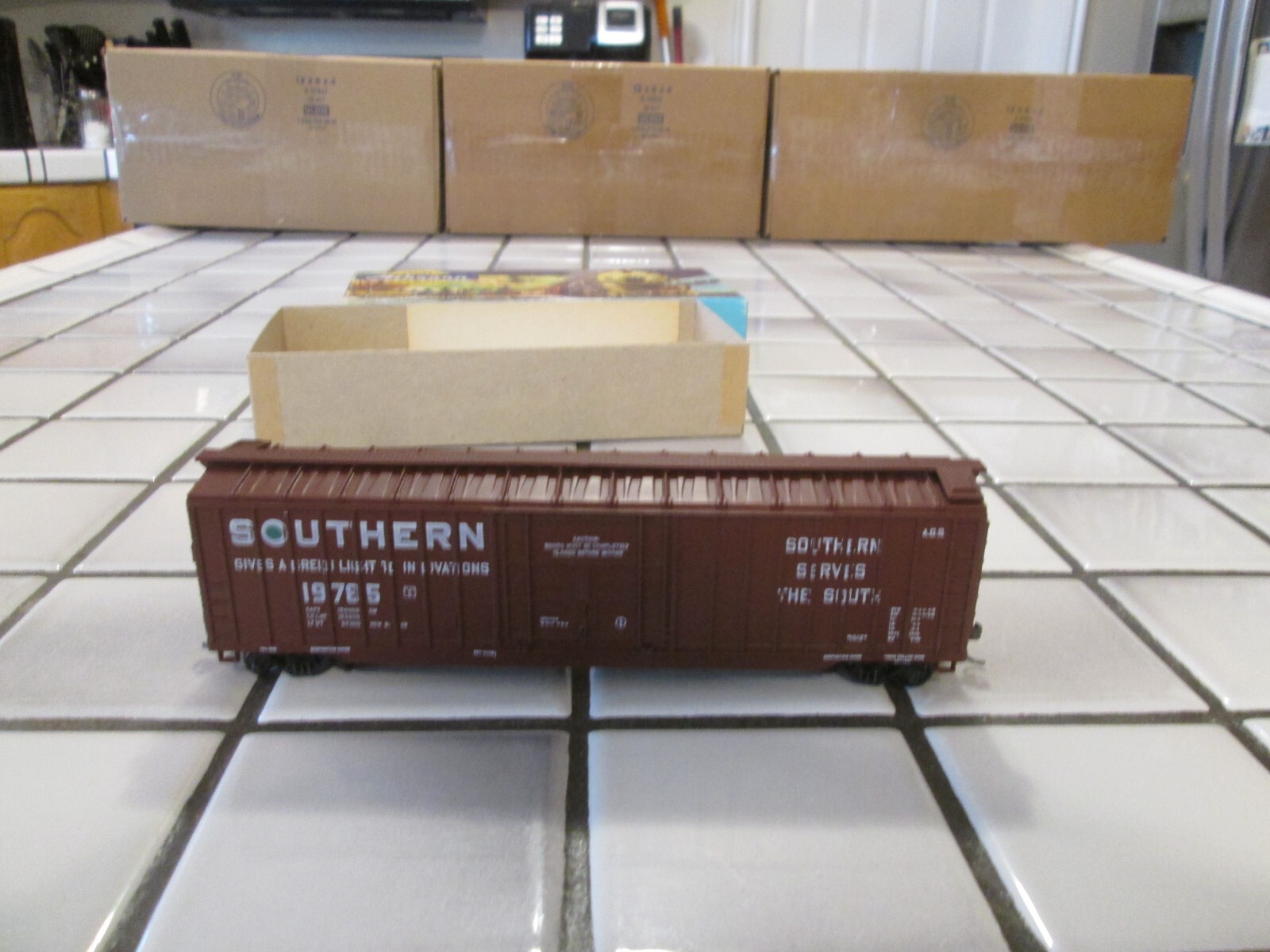 athearn SOUTHERN 50 foot box car HO scale | eBay