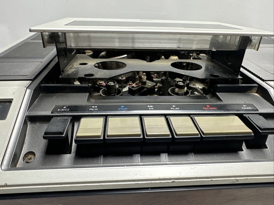 RARE VINTAGE MAGNAVOX TOP LOADING VHS/VCR MODEL VR8310BK01 WITH CLOCK ...