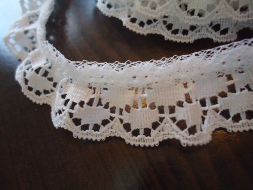 White Gathered Lace Scalloped Bottom Edge ¾” Wide X 5 Feet | eBay
