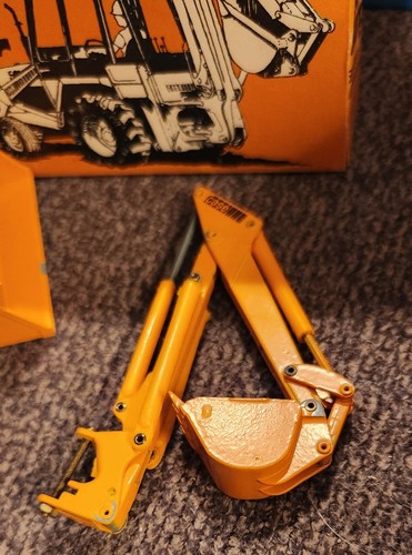 Gescha Case 580C Construction King Backhoe/Loader 1:35 Scale Made In ...