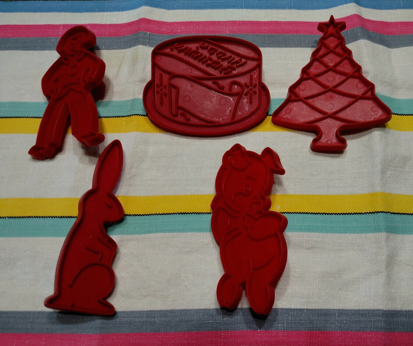 Vintage Tupperware Red Cookie Cutters Ginger Man Pig Bunny Birthday ...
