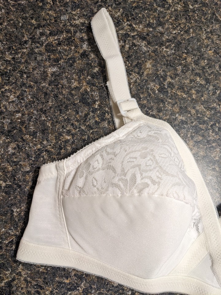 NOS Vintage SEARS Perma Prest White + Ivory Padded Lace Trim Bra 34B ...