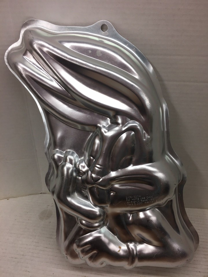 Vintage 2001 Wilton Looney Tunes Bugs Bunny Cake Pan #2105-3204 | eBay