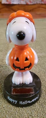 Peanuts Snoopy Solar Dancing Bobble Head In Halloween Pumpkin Costume ...