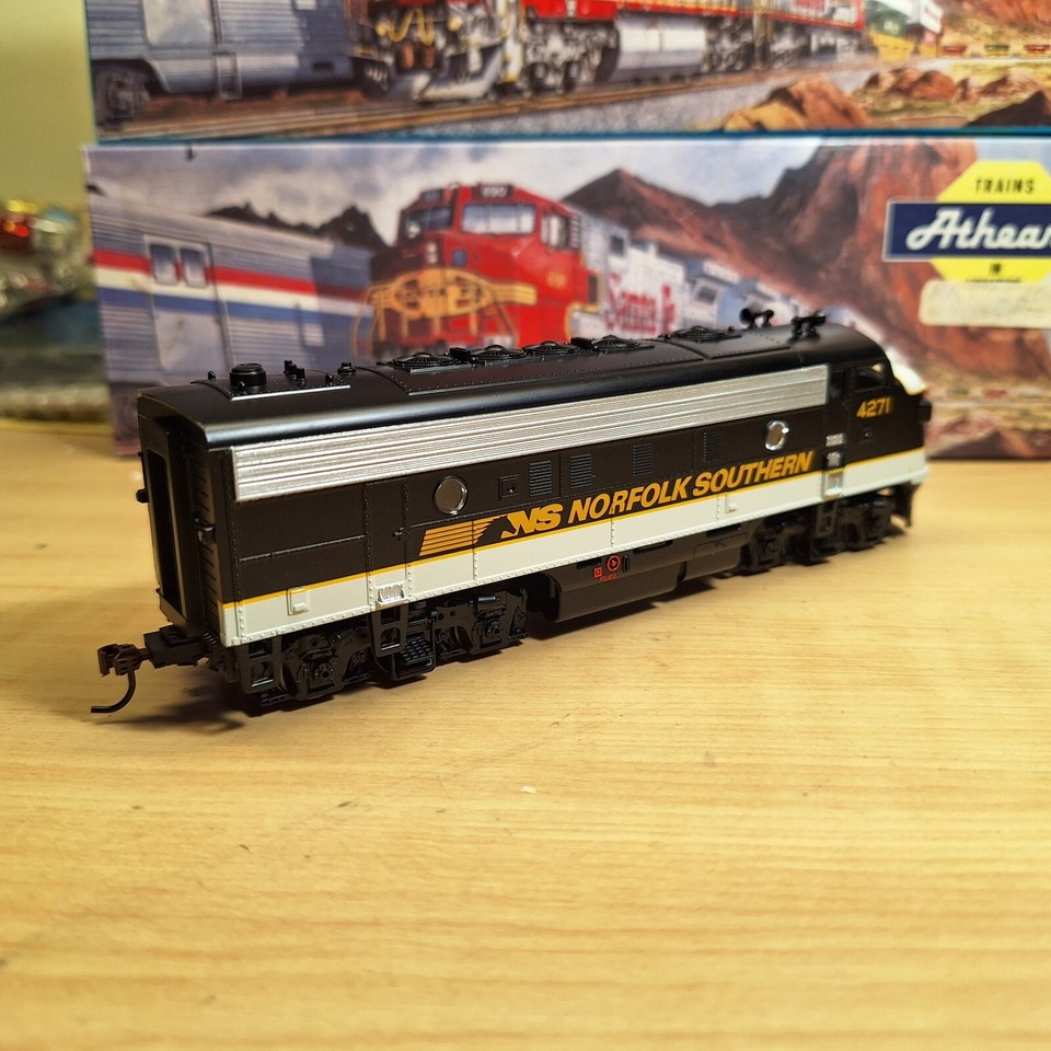 Athearn F7 A Norfolk SOUTHERN HO powered Engine locomotive, Tuxedo ...