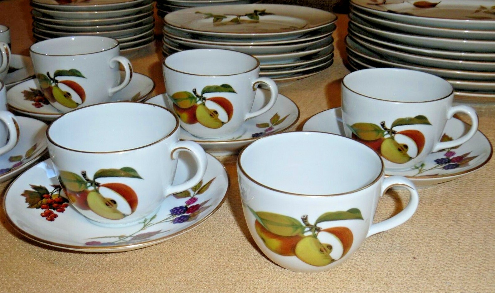 Royal Worcester Oven To Table Porcelain Dinner Set - Evesham | eBay UK