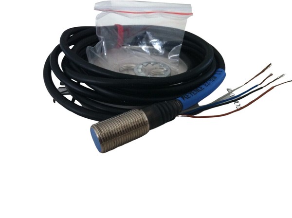 Keyence EZ-12M 12-24VDC 600Hz Response Three Wire Proximity Sensor for ...