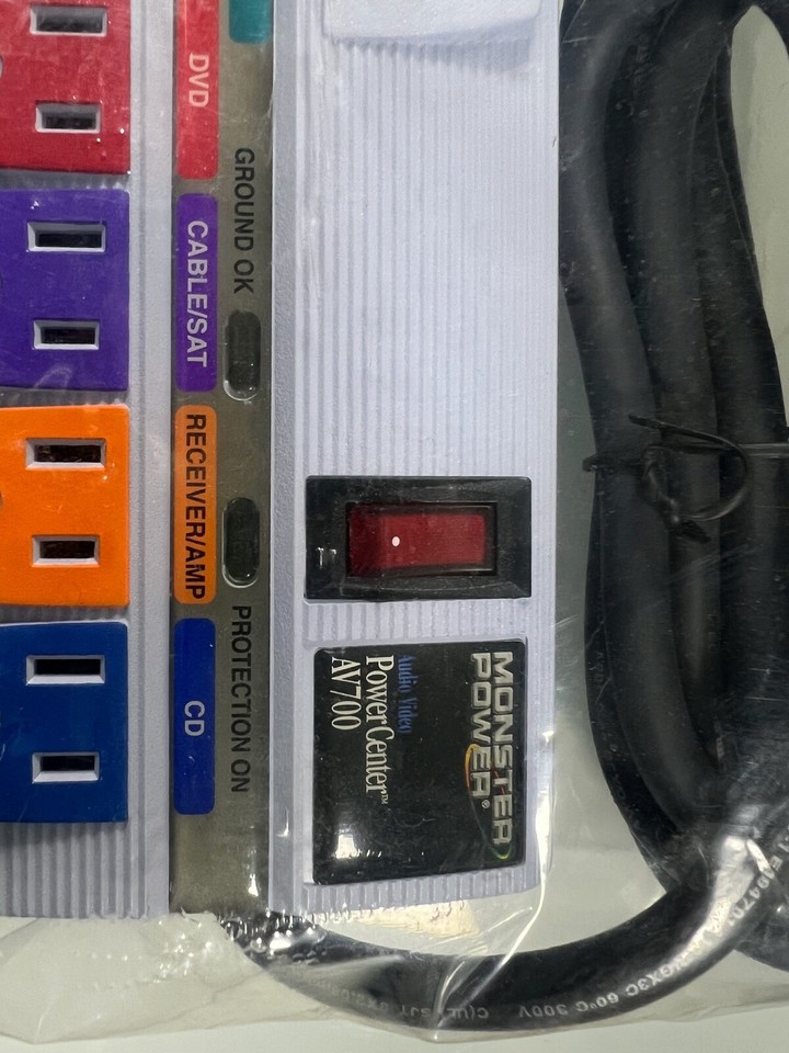 Monster Power Audio/Video Power Center AV700 Surge Protector Bulk ...