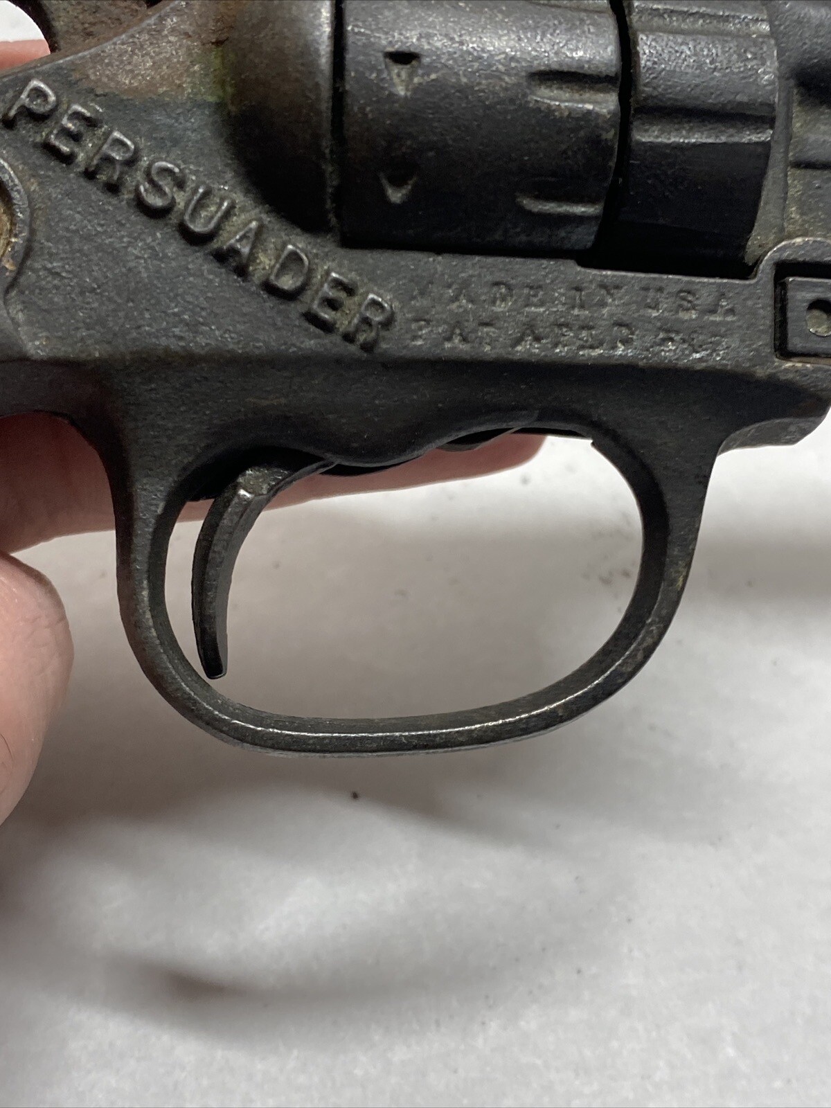 1937 TOY CAP CAST IRON TOY GUN PERSUADER BY KENTON RED JEWEL RARE | eBay