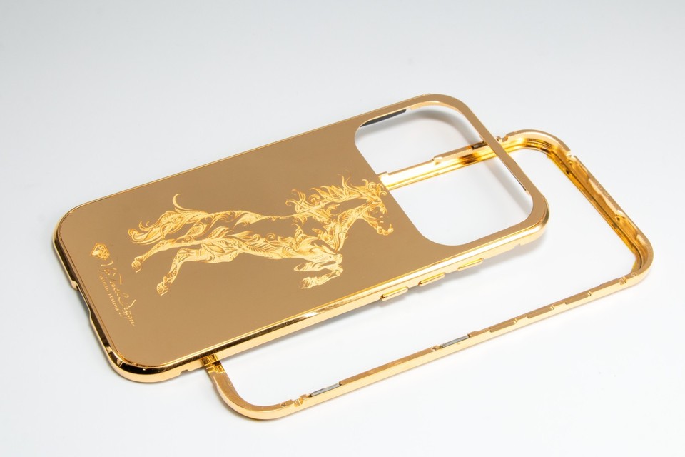 24K GOLD HORSE STAND ARTISTIC EDITION iPhone 17 SERIES MAGNETIC CASE ...