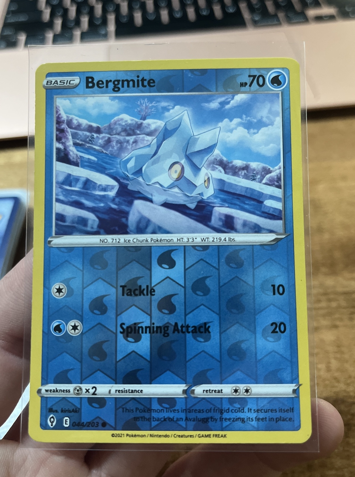 Bergmite 044/203 Reverse Holo Evolving Skies SWSH Pokemon TCG Card 2021 ...