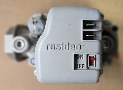 RESIDEO 73W17 NATURAL GAS VALVE Model 102837-01 1/2 PSI 3.5 WC (24V ...