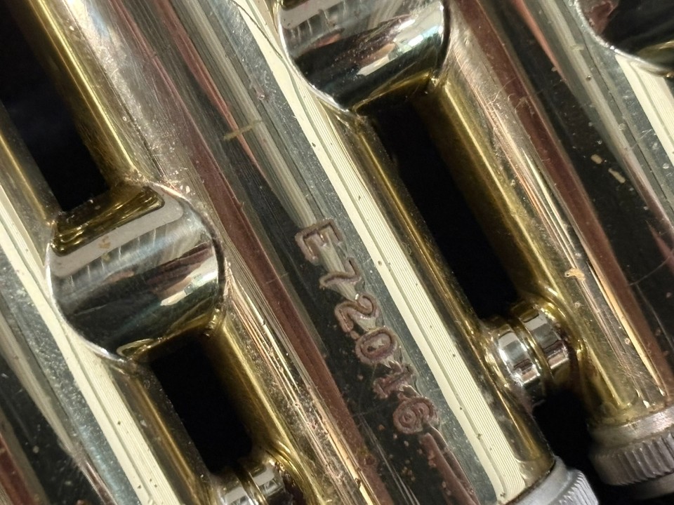 Bach Brass Musical Instrument BB Trumpets With Hard Case & Mouthpiece ...