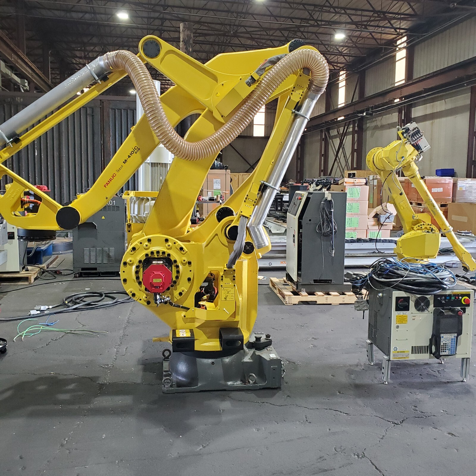 FANUC M-410iC/500 Palletizing Robot w/ R30iB Plus Controller - Complete ...