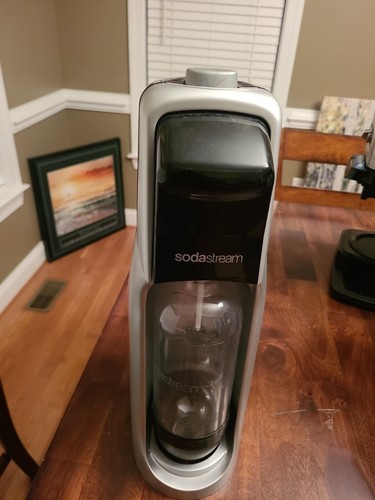 Sodastream Jet sparkling water maker Kit. | eBay